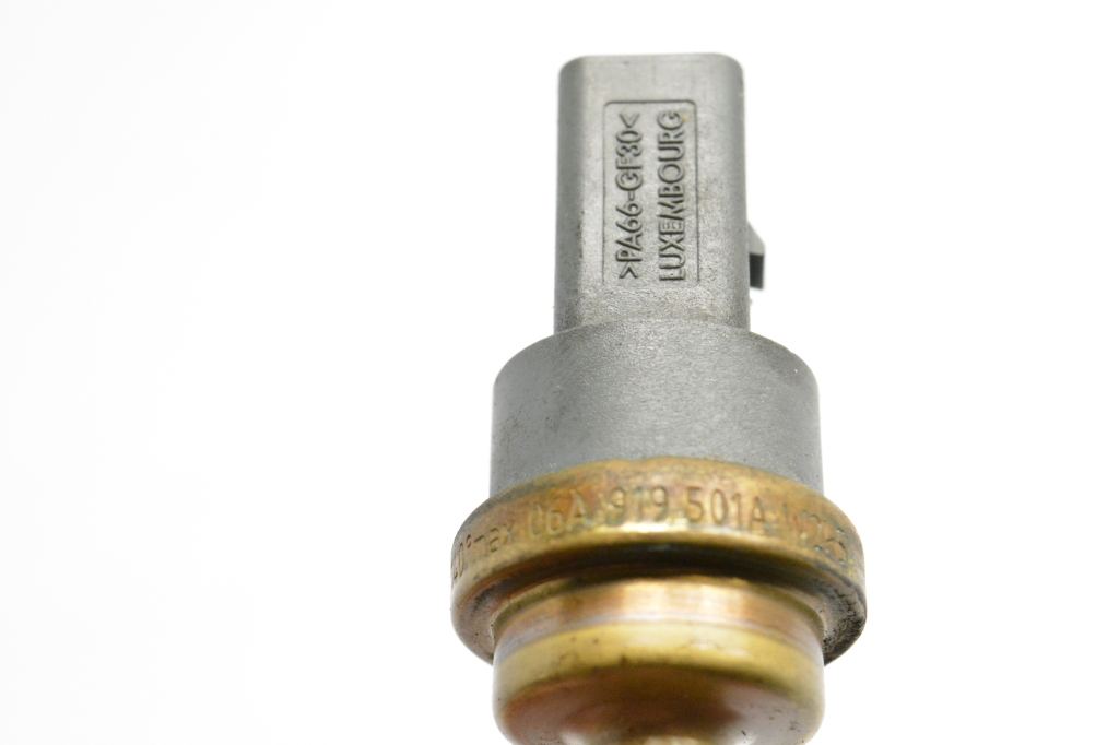 Used Volkswagen Passat Coolant temperature sensor 06A919501A