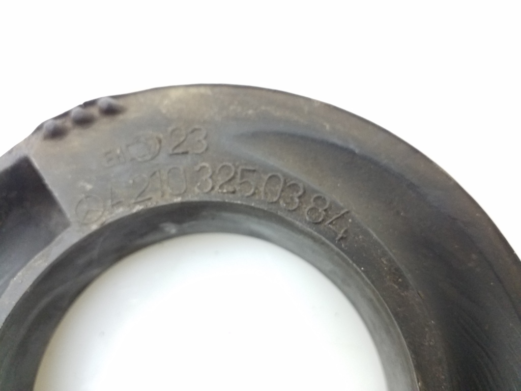 Naudotas Mercedes Benz E-Class Galinės spyruoklės atrama A2103250384