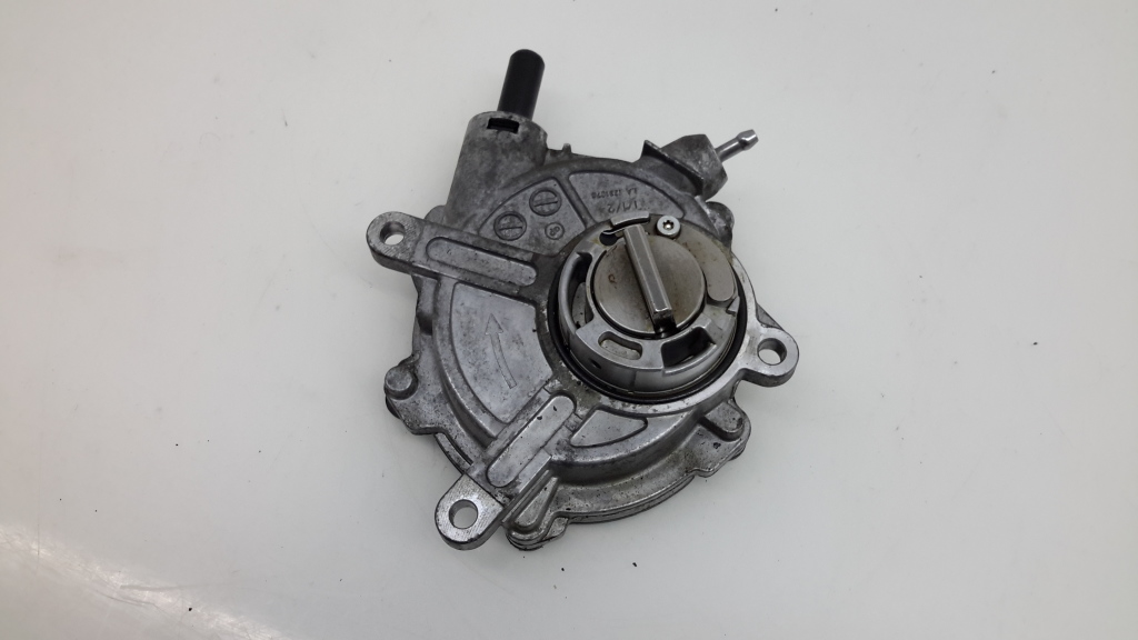 Used Mercedes Benz SLK-Class Vacuum pump A2722300265