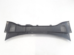 Used VOLVO XC60 Front wiper mechanism trim to the glass 31297703