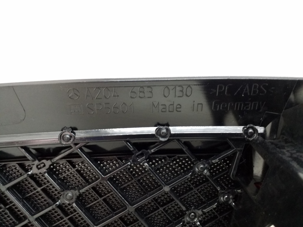 Used Mercedes Benz C-Class Other detail of the rear window sill ...