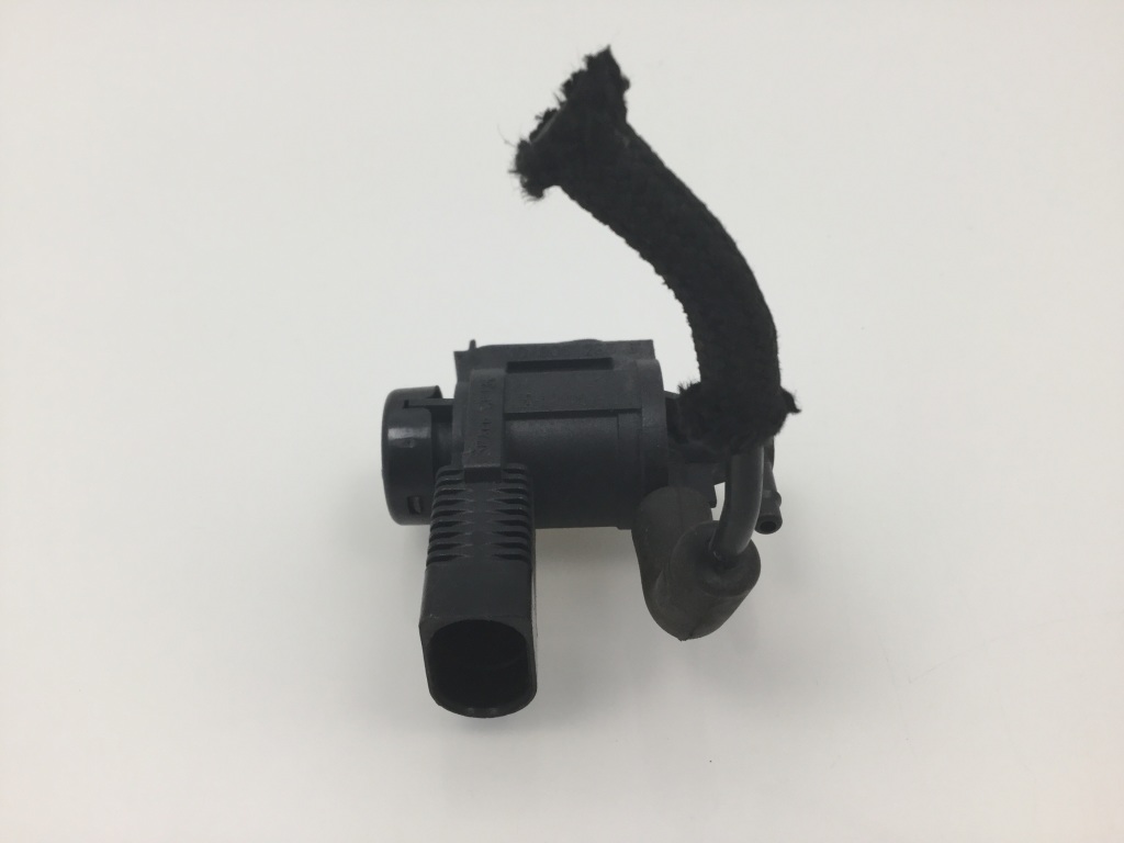 Naudotas Volkswagen Passat Solenoidas 1J0906283B