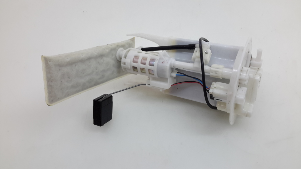 Used TOYOTA Yaris Fuel pump in the tank 777040D070