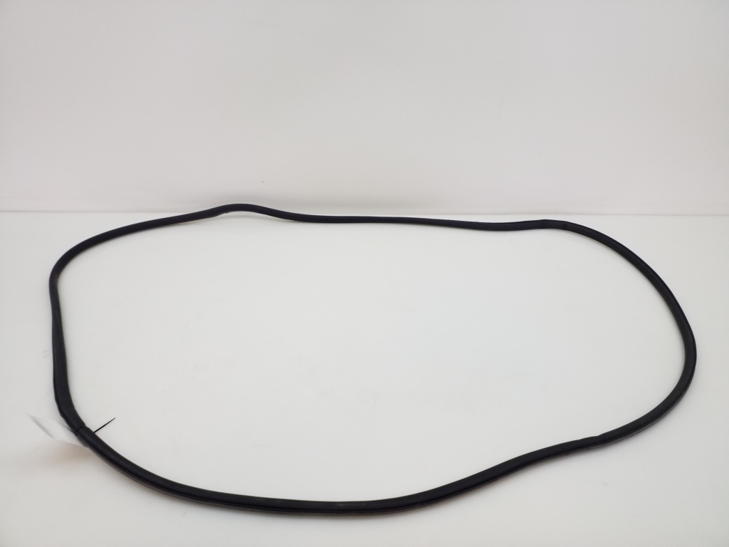 Used Mercedes Benz GLK-Class Rear side door sealing rubber on the door ...