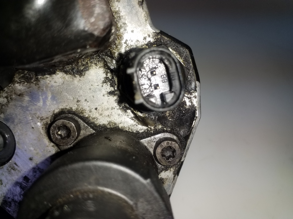 Used Mercedes Benz ML-Class Fuel pump and its parts