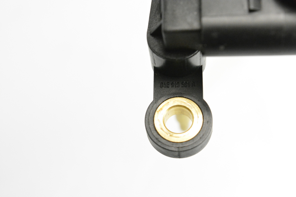 Used Volkswagen Golf Coolant temperature sensor 04E919501B