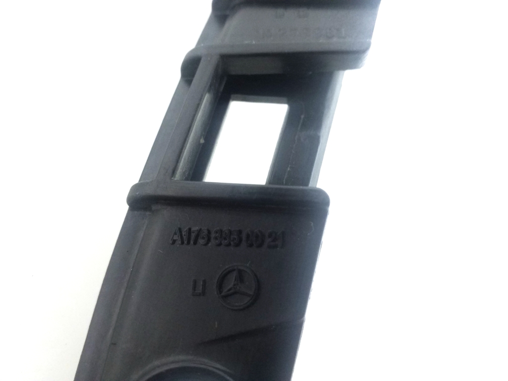 Used Mercedes Benz A-Class Rear bumper bracket A1768850021