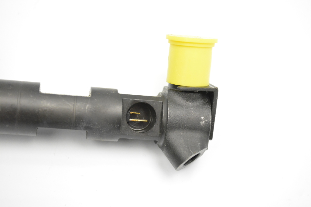 Used Mercedes Benz E-Class Fuel injector A6510702887