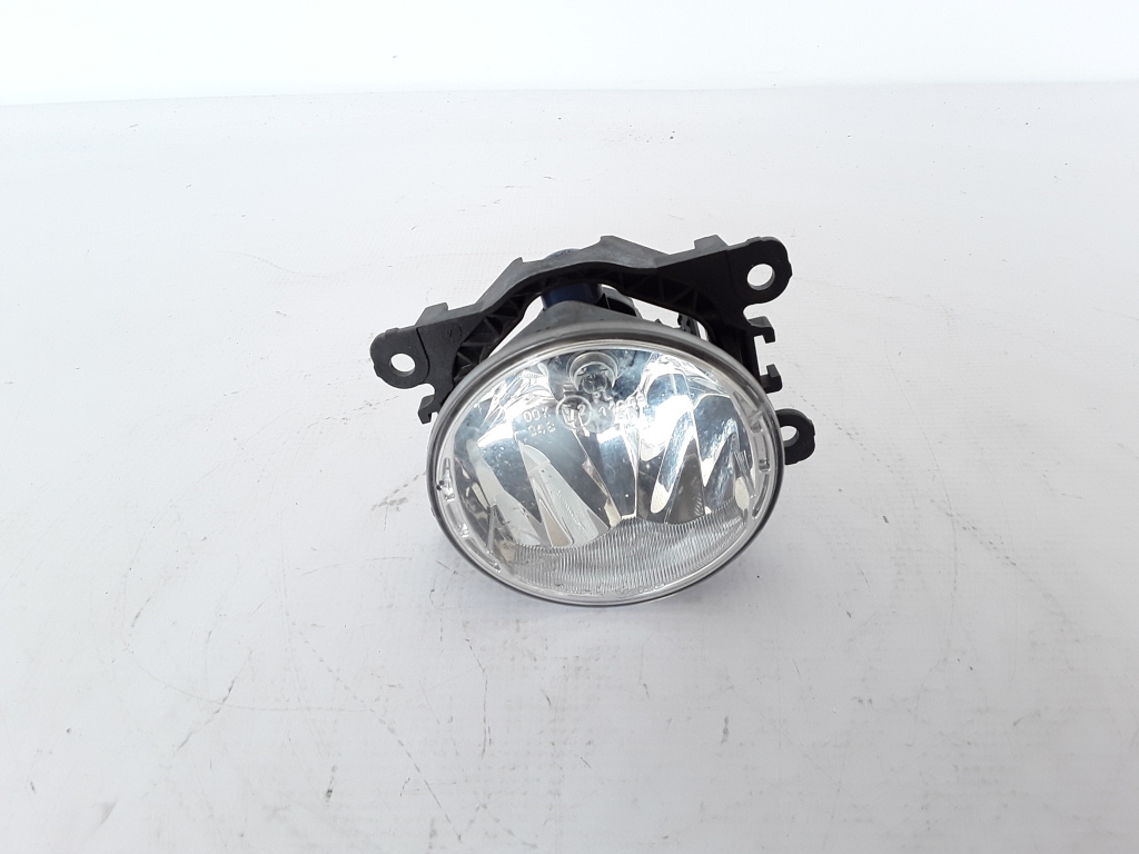 Used RENAULT Clio Front bumper fog lamp 261500097R