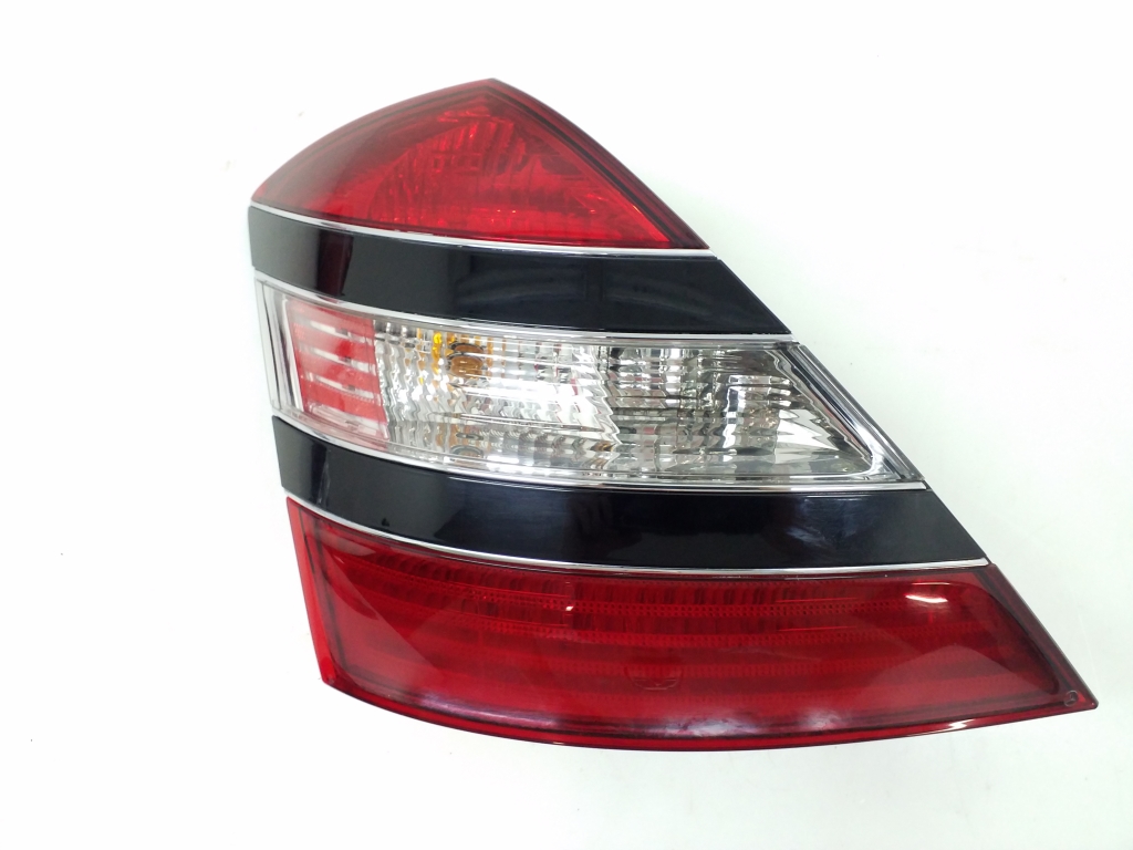 Used Mercedes Benz S-Class Rear corner lamp A2218200366