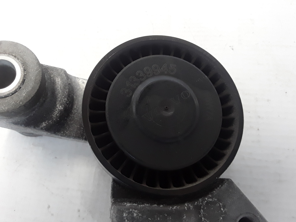 Used VOLVO XC60 Generator tensioner 31339945