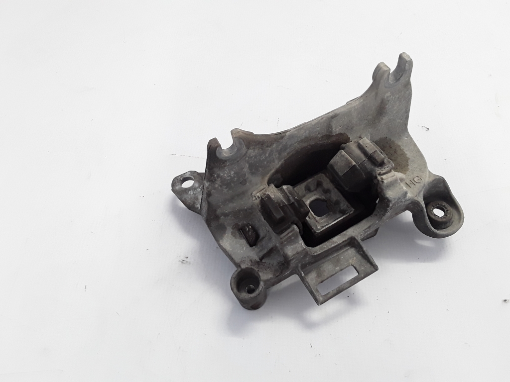 Used RENAULT Megane Pillow gearbox 112205136R