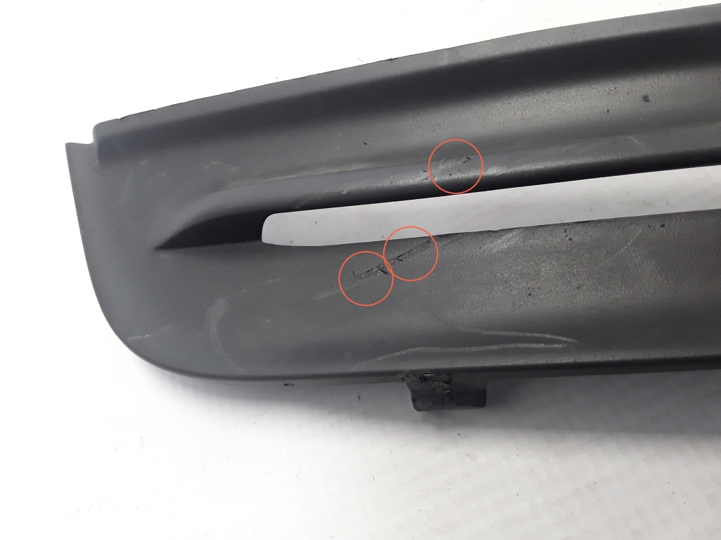 Used VOLVO V60 Front bumper lower grille 31323849