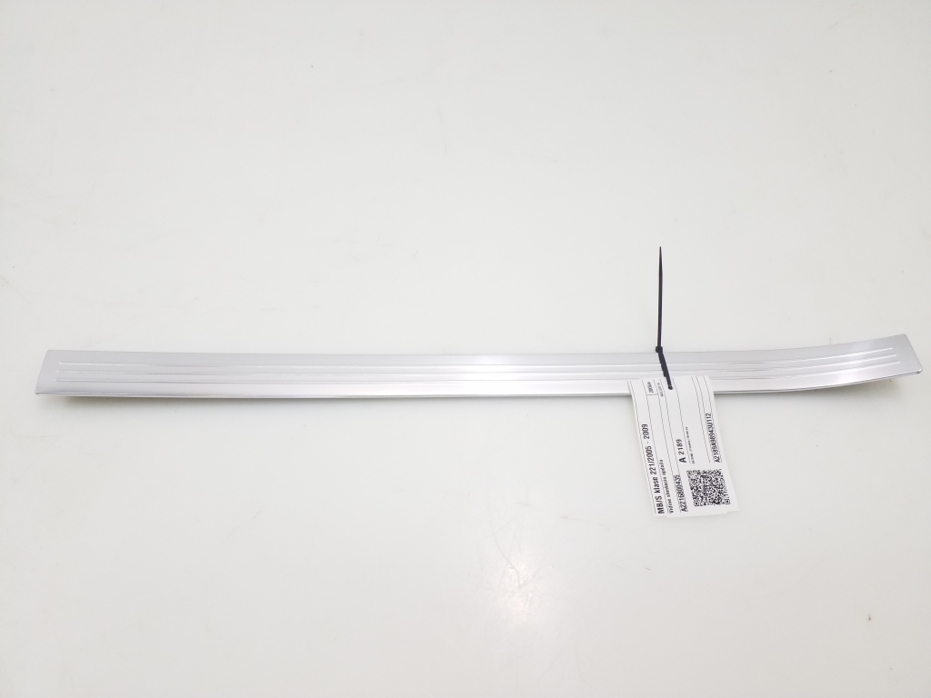 Naudotas Mercedes Benz S-Class Vidinė slenksčio apdaila A2216800435